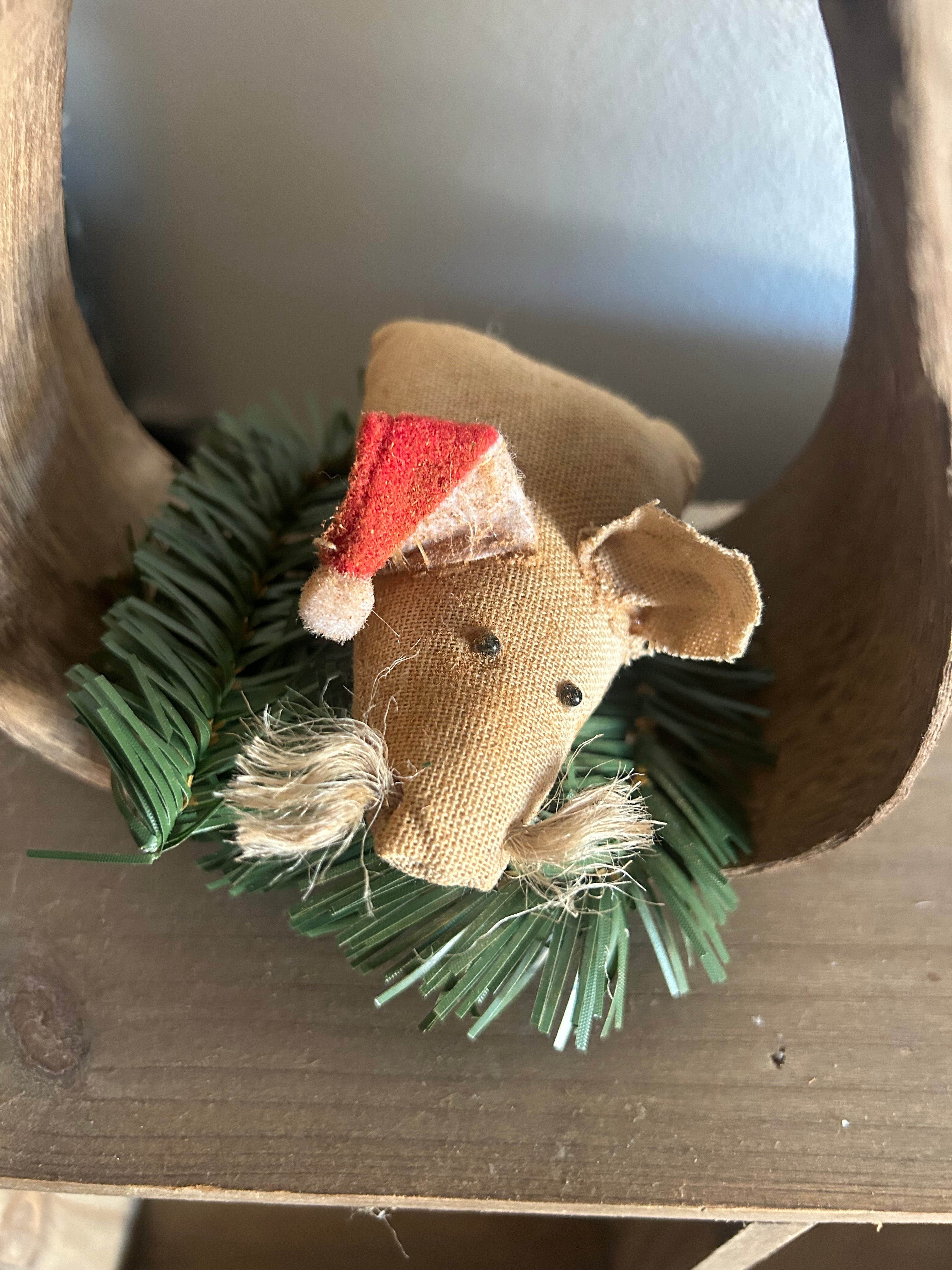 Flatty Santa Handmade Mouse – Colonial House Primitives